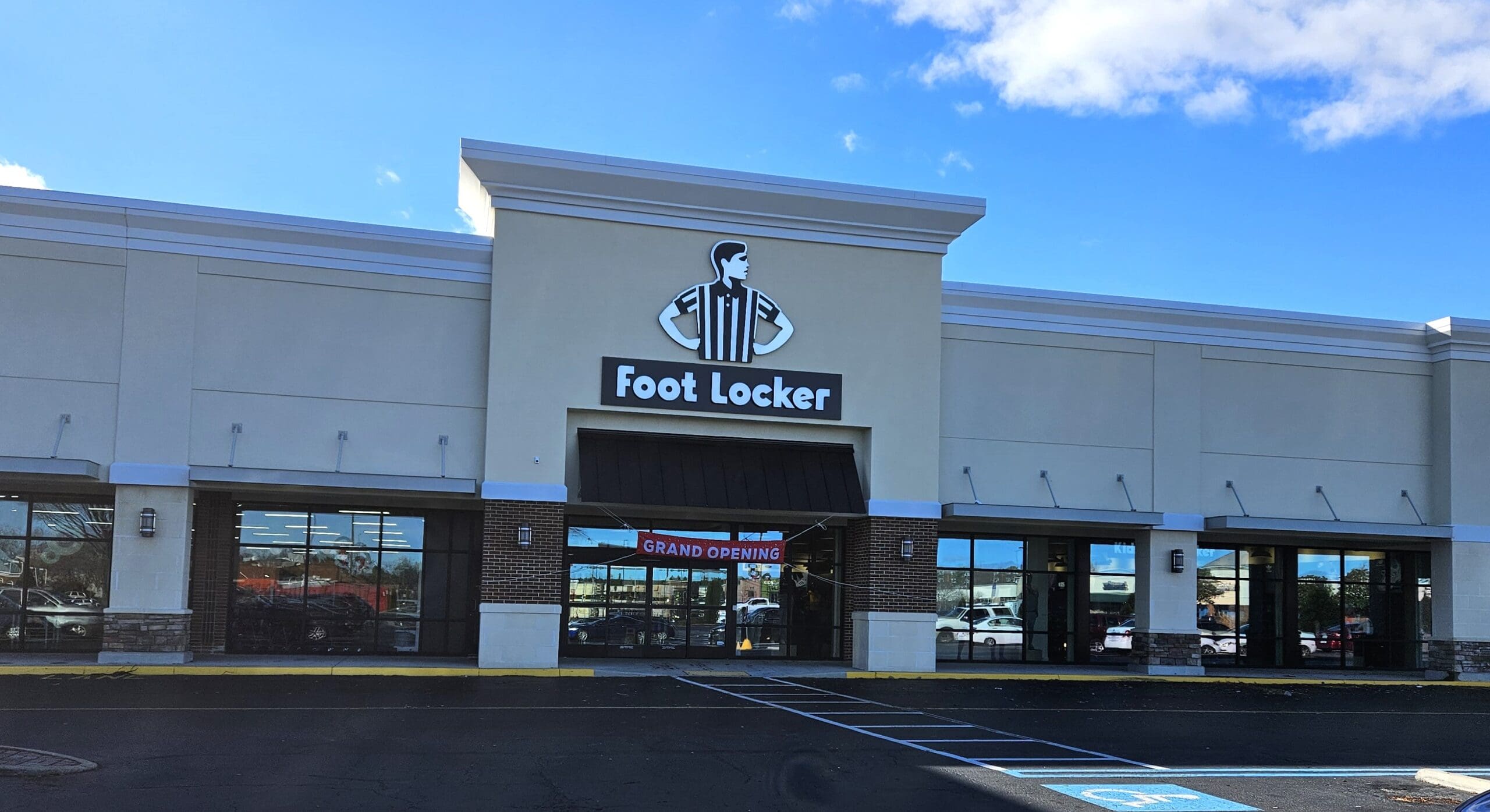 Foot Locker - Coliseum Central - The Center Of It All